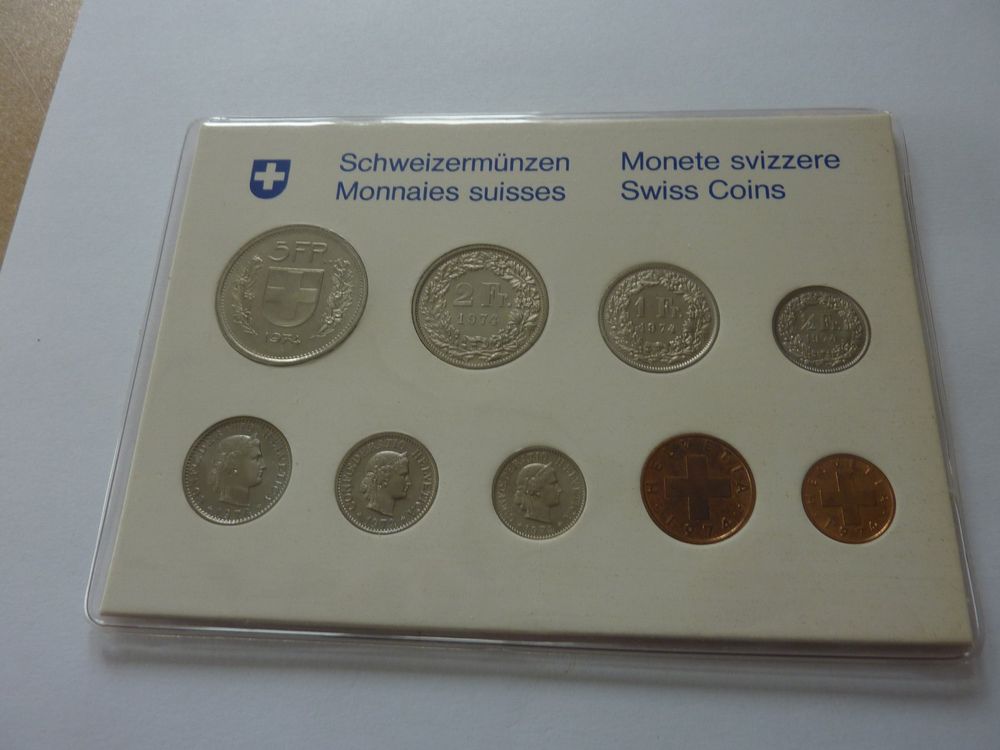 Kompletter Schweizer Münzsatz 1974, stempelglanz (Neu und originalverpackt) in Birrwil für CHF ...