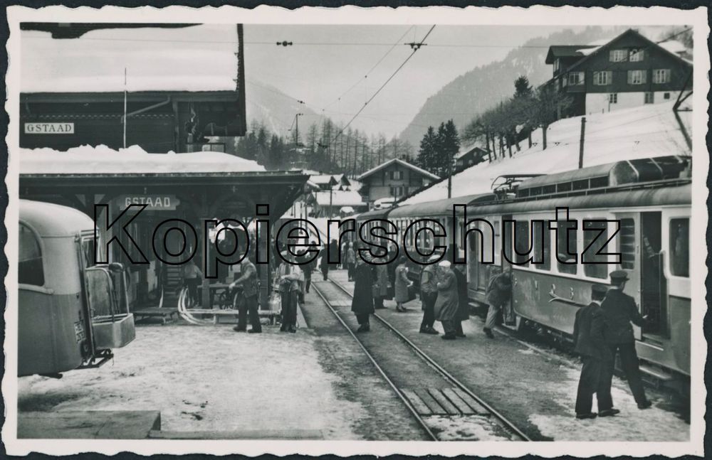 BE Gstaad - Bahnhof - Bahn MOB - Postauto - Saanen (Neu (gemäss Beschreibung)) in Schindellegi ...