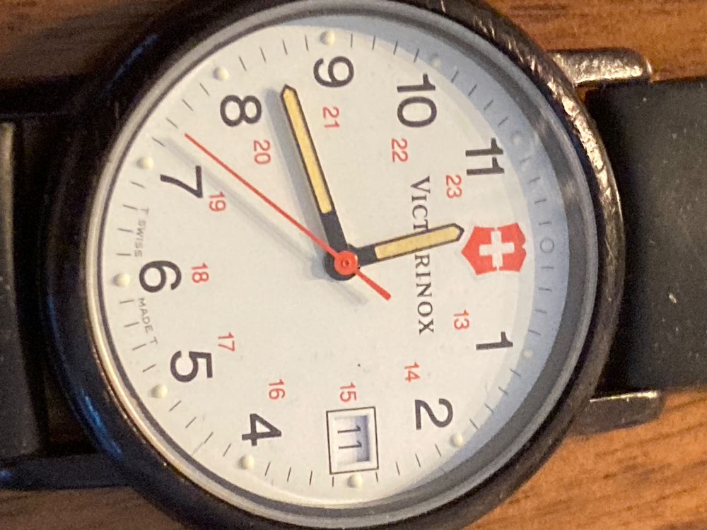 VICTORINOX Uhr .Neue Batterien 36mm und neu box tisot (Gebraucht) in ...