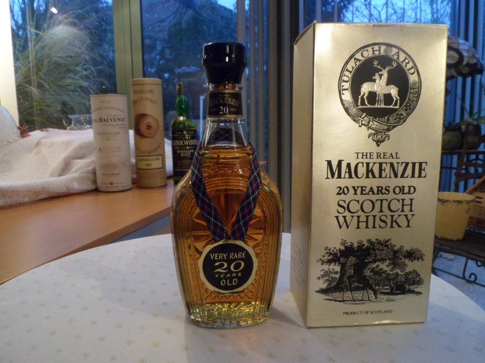 The Real Mackenzie Scotch Whisky 20 YO D: ca 1960s, B: 1980s (Neu und ...