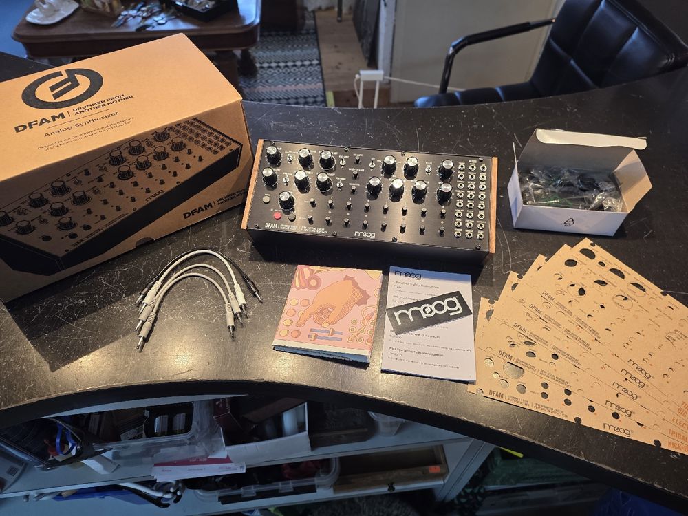 Moog DFAM Synthesizer - Drummer From Another Mother - Neu! (Neu (gemäss ...