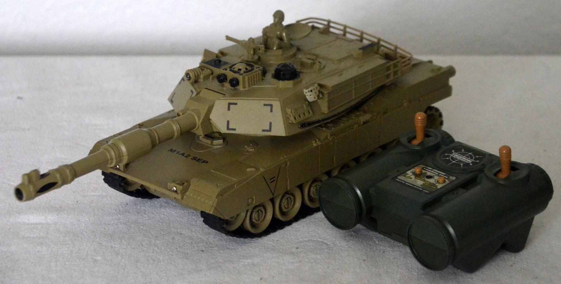 M1A1 SEP + Tiger 103 RC Tank / char (Gebraucht) in Collonges für CHF 70 ...