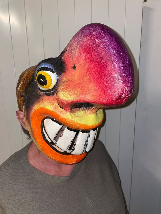 Fasnachtsmaske Larve Cartoon Kopfbedeckung Vintage (Gebraucht) in Balsthal für CHF 5 – nur ...
