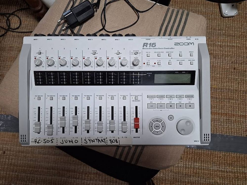 Zoom R16 Recorder Interface Controller (Gebraucht) in Opfertshofen SH ...