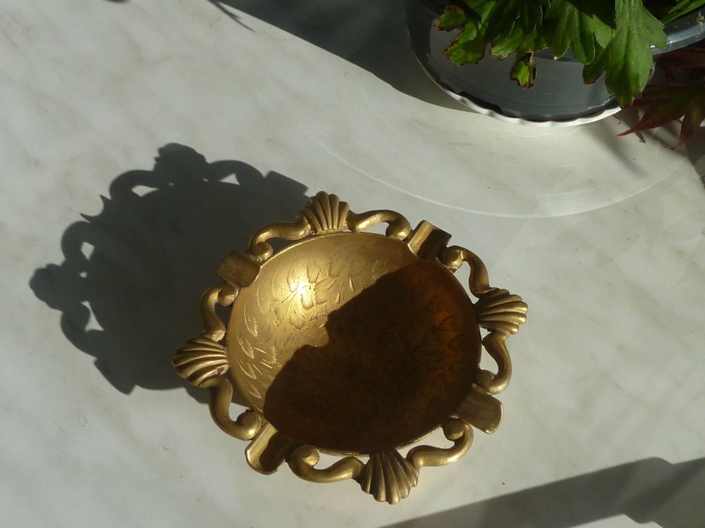 ALTER MESSINGASCHENBECHER 12 CM Durchmesser (Gebraucht) in Rieden SG für CHF 12 – mit Lieferung ...