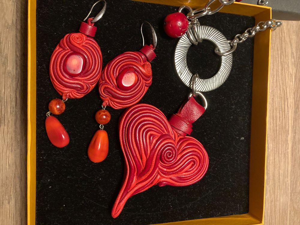 Schmuck mit Lederanhänger | Kaufen auf Ricardo
