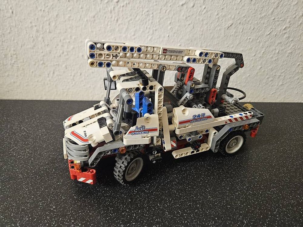 Service Truck Lego Technic 8071 (Gebraucht) in Riehen für CHF 40 – nur ...