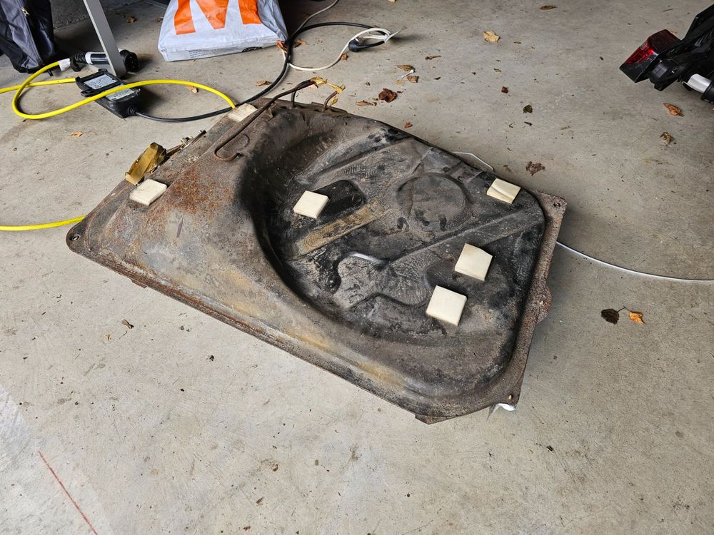 Mazda RX 7 SA Tank dicht! (Gebraucht) in Ried (Muotathal) für CHF 101 ...