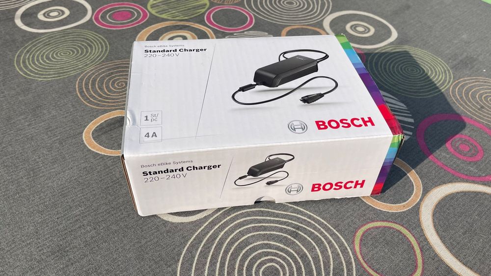 Bosch E-Bike-Akku Ladegerät „Standard Charger“. 4A. (Neu und ...