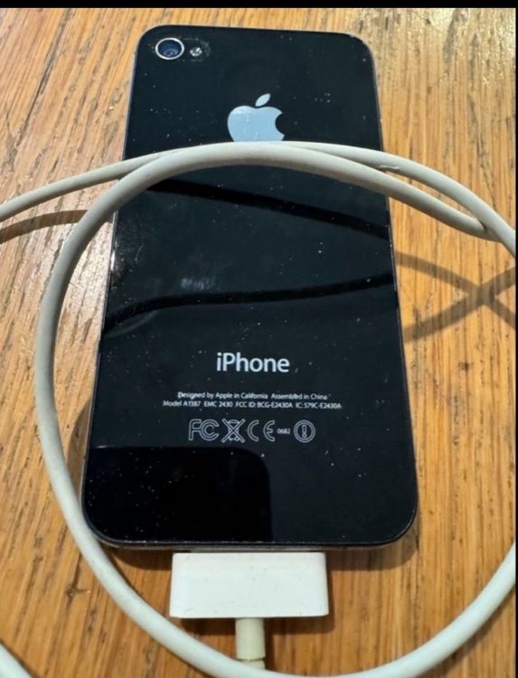 iPhone 4s schwarz mit Ladekabel Occasion günstig (Gebraucht) in Balm b. Günsberg für CHF 35 ...