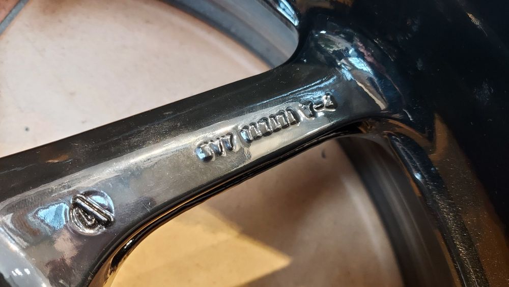 Yamaha YZF-R1 RN12 Hinterradfelge 5VY (Gebraucht) in Tägerschen für CHF ...