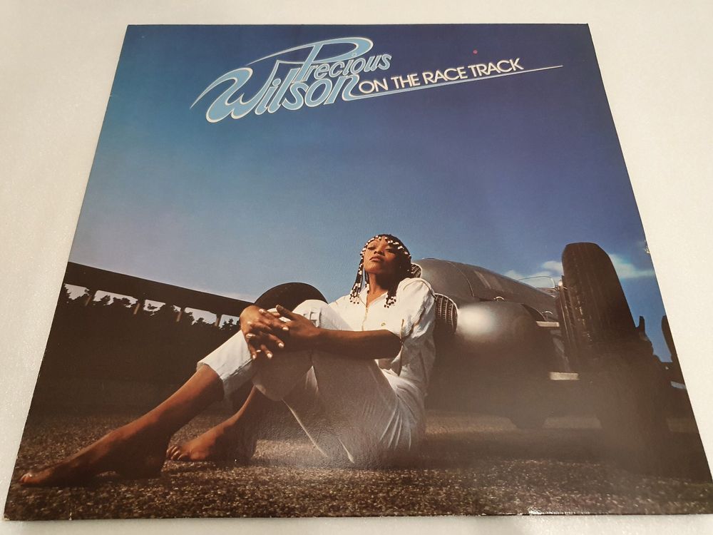 Precious Wilson And Sky Train – On The Race Track (Gebraucht) in Uster für CHF 6 – mit Lieferung ...