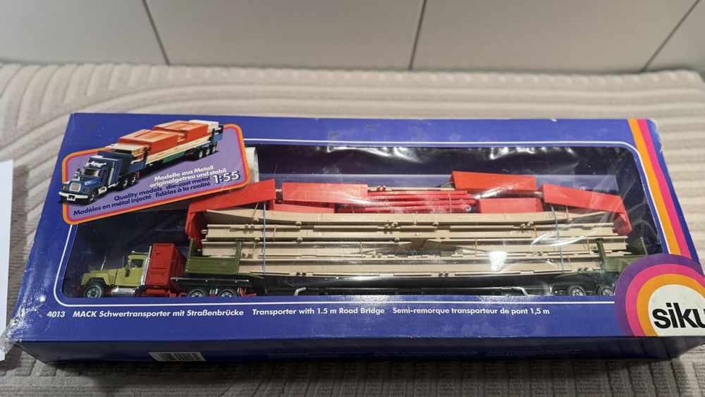 Siku 4013 - Mack Schwerlaster mit Strassenbrücke 1:55 (Neu und ...
