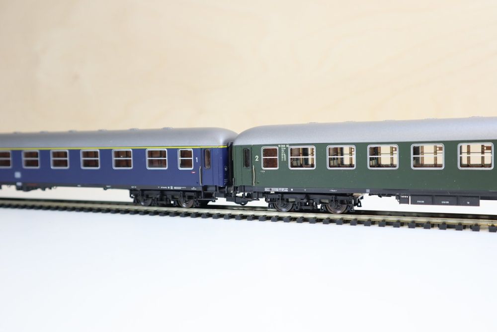 ROCO 3 x Schnellzugwagen 44740 / 44741 - Neupreis: 170.- | Kaufen auf ...