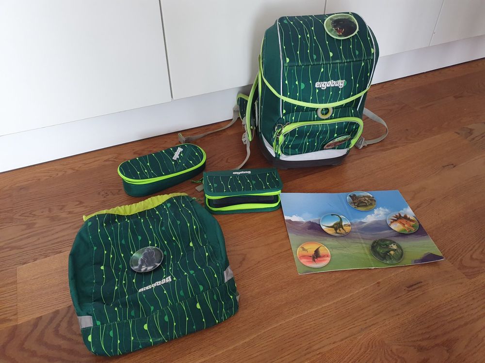Ergobag Schulrucksack - 4-teilig + Dinosaurier Kletties (Gebraucht) in Unterengstringen für CHF ...