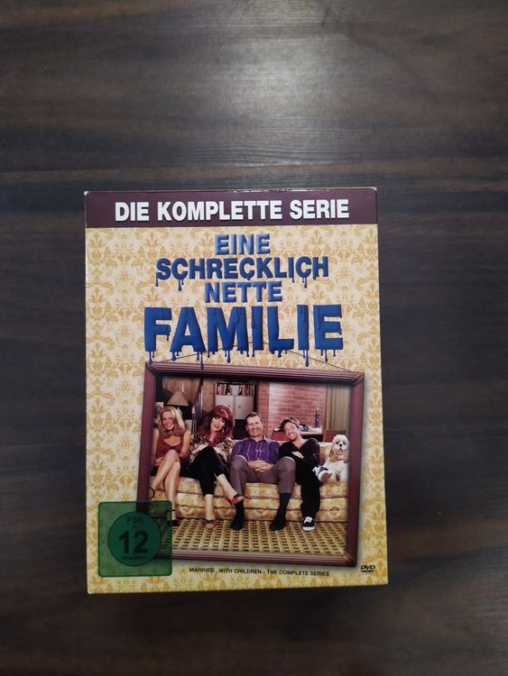 Eine schrecklich nette Familie (Neu (gemäss Beschreibung)) in Glattfelden für CHF 35 – mit ...