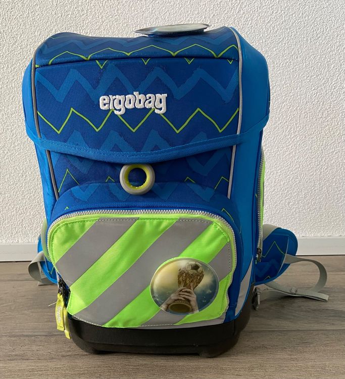 Ergobag Cubo (Blau/Fussball) | Kaufen auf Ricardo