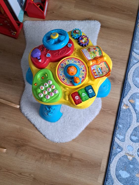 Spieltisch zum entdecken für kleinkinder (Gebraucht) in Lommis für CHF ...