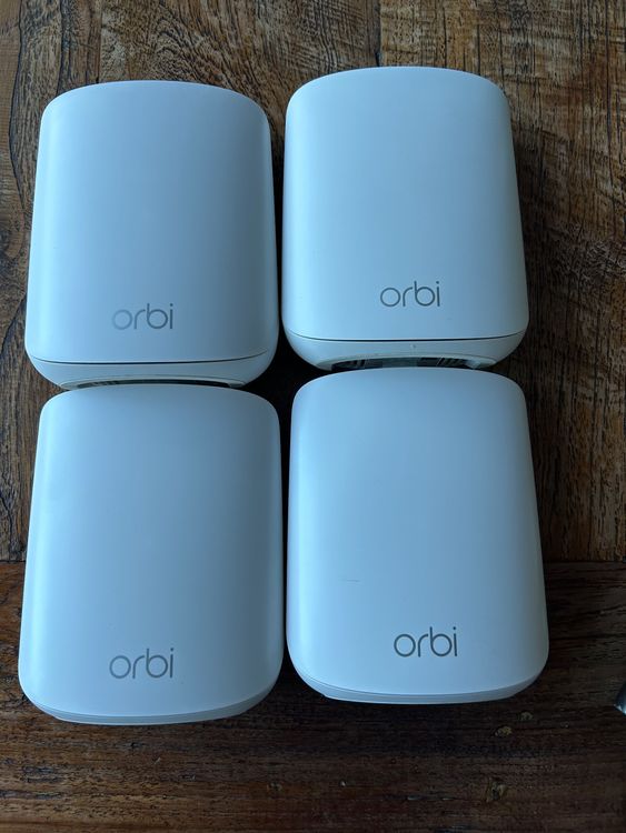 Netgear Mesh Orbi RBR350 mit 3 Satelliten (Gebraucht) in Kilchberg ZH ...