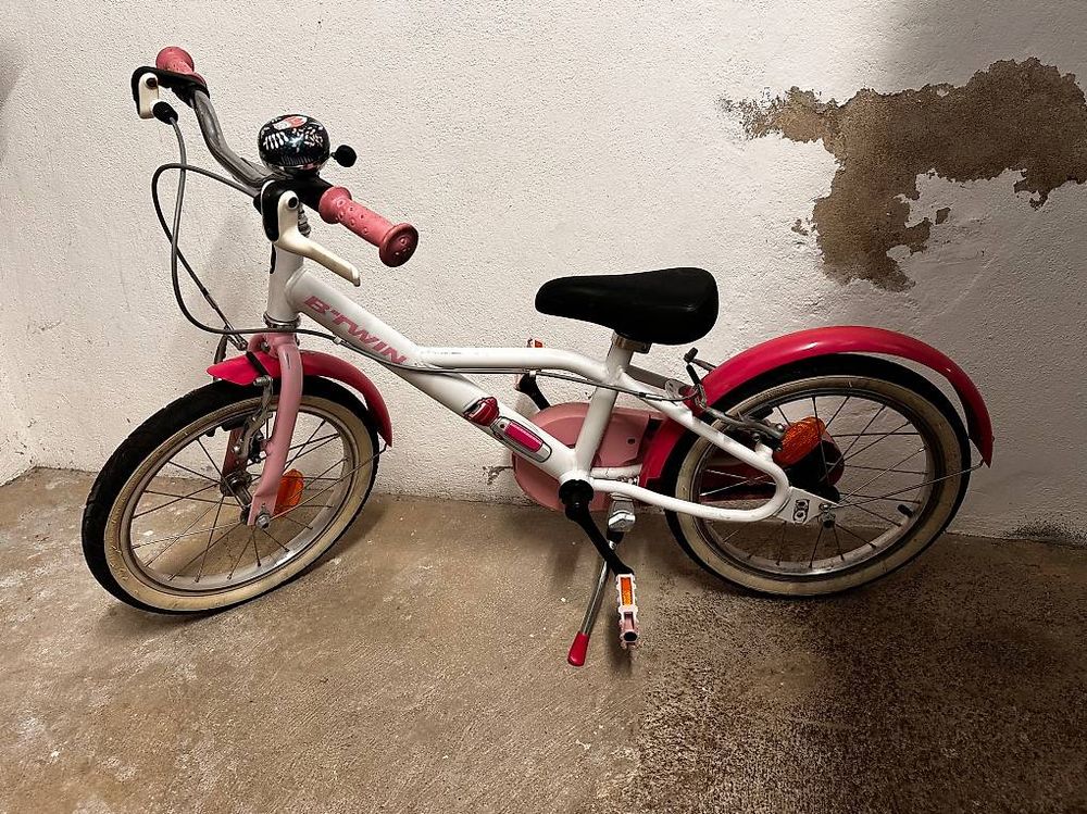 Vélo enfant fille Btwin 16 pouces, rose et blanc, (D'occasion) à ...