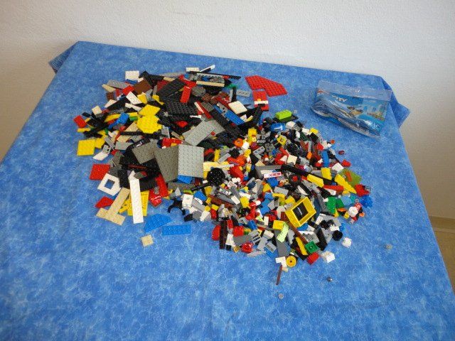 LEGO KILO-KONVOLUT CA.1,348 KILO VIELE PLÄÄTCHEN UND SPEZIAL | Kaufen ...