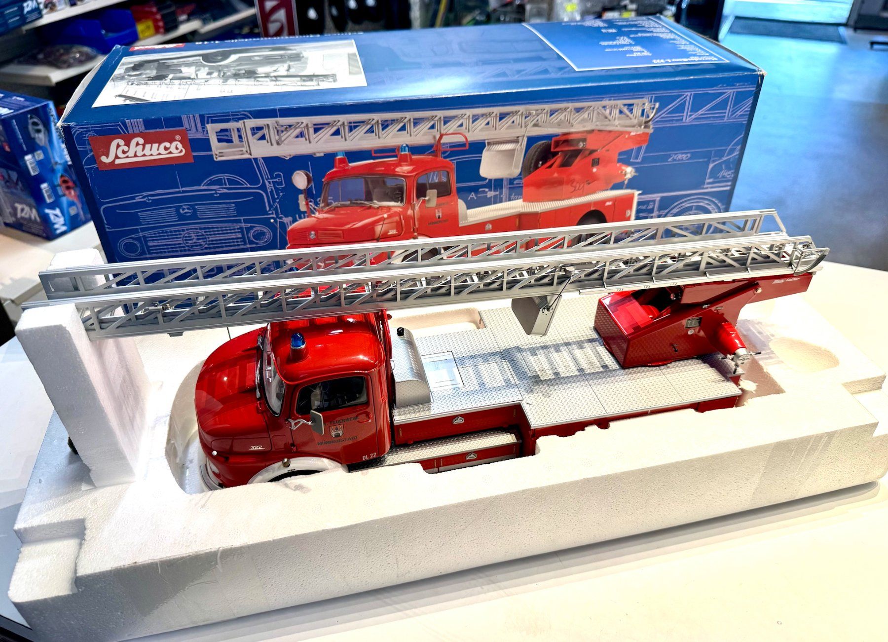 Schuco 1:18 | Mercedes-Benz L322 Fire Truck #00155 (Neu und ...