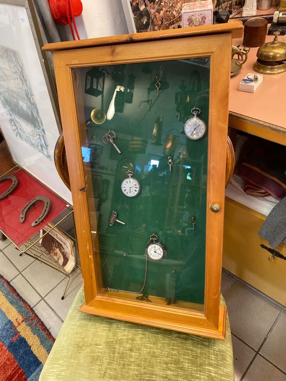 Taschenuhren Vitrine mit Uhren | Kaufen auf Ricardo