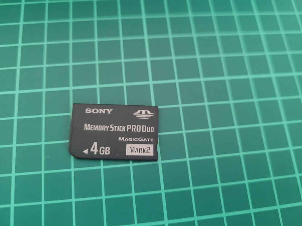 Sony Memory Stick PRO Duo 4GB - Perfect for PSP Gaming (Gebraucht) in ...