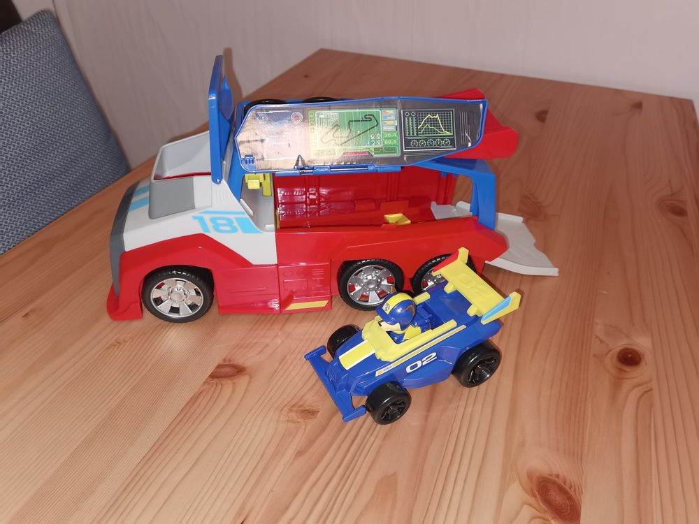 Paw Patrol_Transform-Bus_mit Rennwagen und Chase (Gebraucht) in Roggwil ...