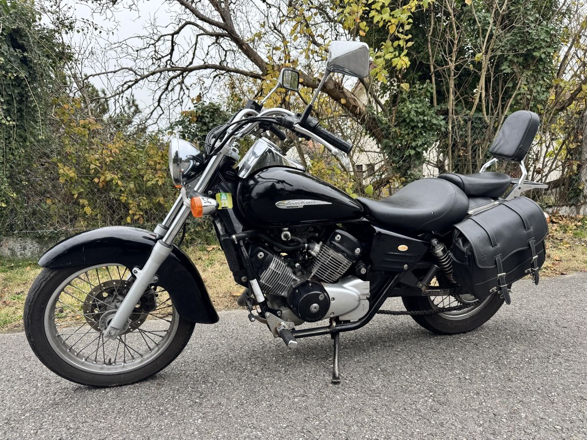 Honda Shadow VT125 (D'occasion) à Yvonand pour CHF 950 – retrait ...