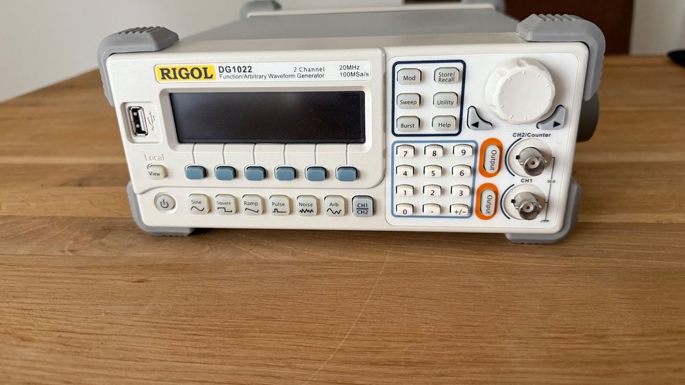Rigol Funktionsgenerator DG1022 2 Kanal 20 MHz (Gebraucht) in Schindellegi für CHF 220 – mit ...