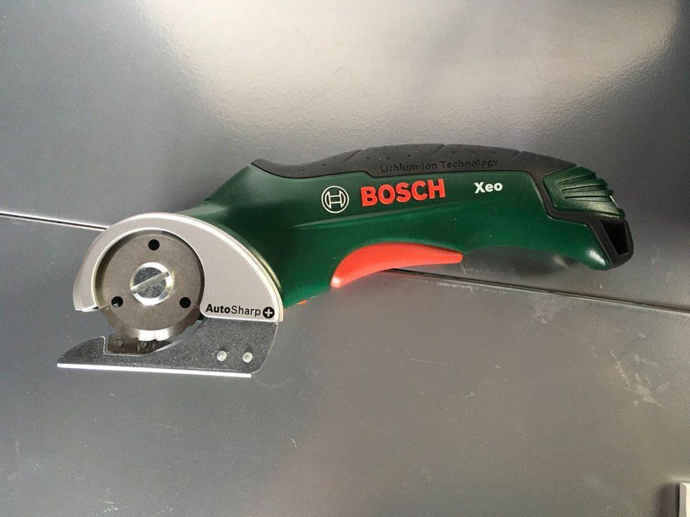 Bosch Universal Cutter XEO (Neu (gemäss Beschreibung)) in Russin für ...