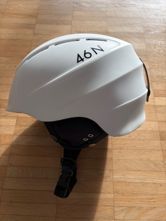 Skihelm weiss von 46N Grösse 53-56 cm (Gebraucht) in Pfaffhausen für CHF 11 – mit Lieferung auf ...