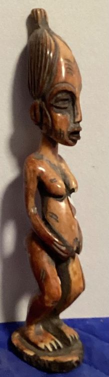 Sehr alte Afrikanische Handgeschnitzte Figur | Kaufen auf Ricardo