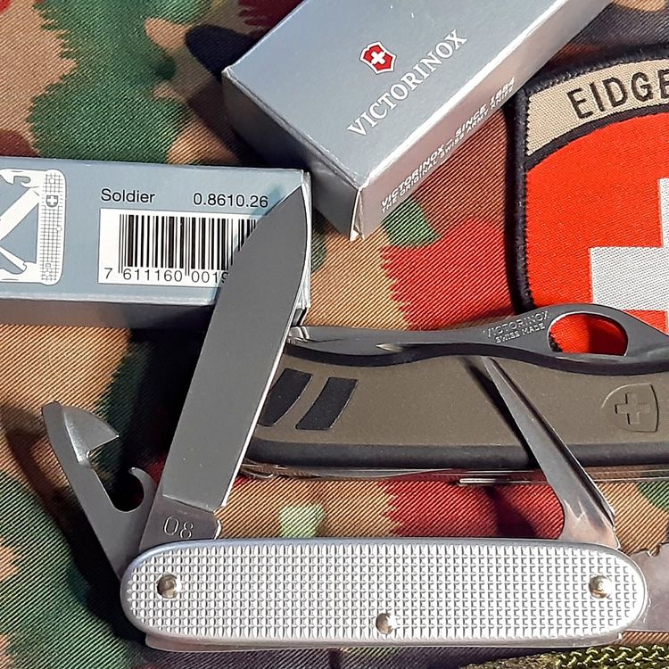VICTORINOX 2 Soldier, 08 Alox+ 08 CH-MW 2024 Armee SACKMES. (Neu und originalverpackt) in Seewen ...