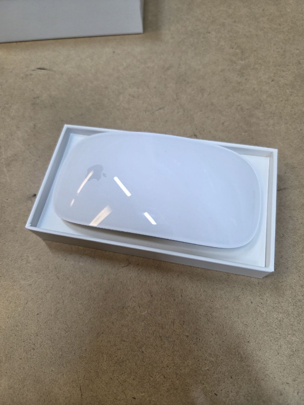 Apple Magic Mouse 2, Top-Zustand, Lightning, ohne Kabel (Gebraucht) in ...