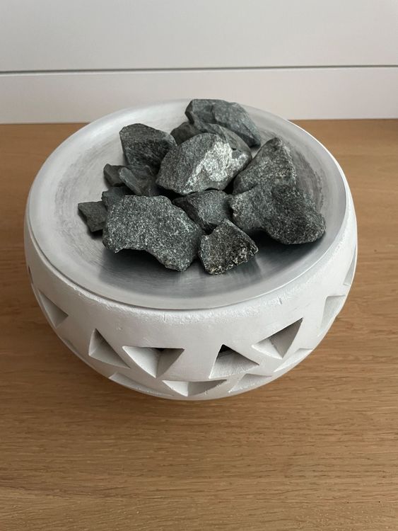 Weisse Duftlampe aus Keramik/Ton mit Aufguss-Steinen (Gebraucht) in Immensee für CHF 8 – mit ...