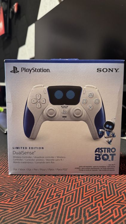 Dualsense Astro Bot (Neu und originalverpackt) in Birsfelden für CHF 80 ...