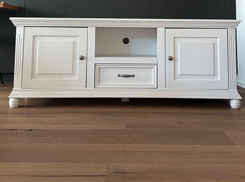 TV-/Sideboard im Landhausstil (Gebraucht) in Anglikon für CHF 40 – nur ...