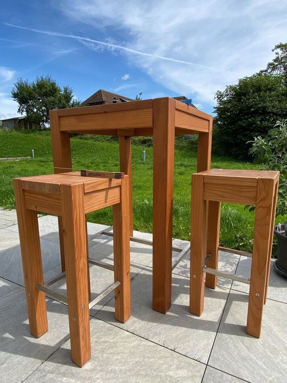 Hochtisch mit zwei Hocker (Gebraucht) in Lohn-Ammannsegg für CHF 26 ...