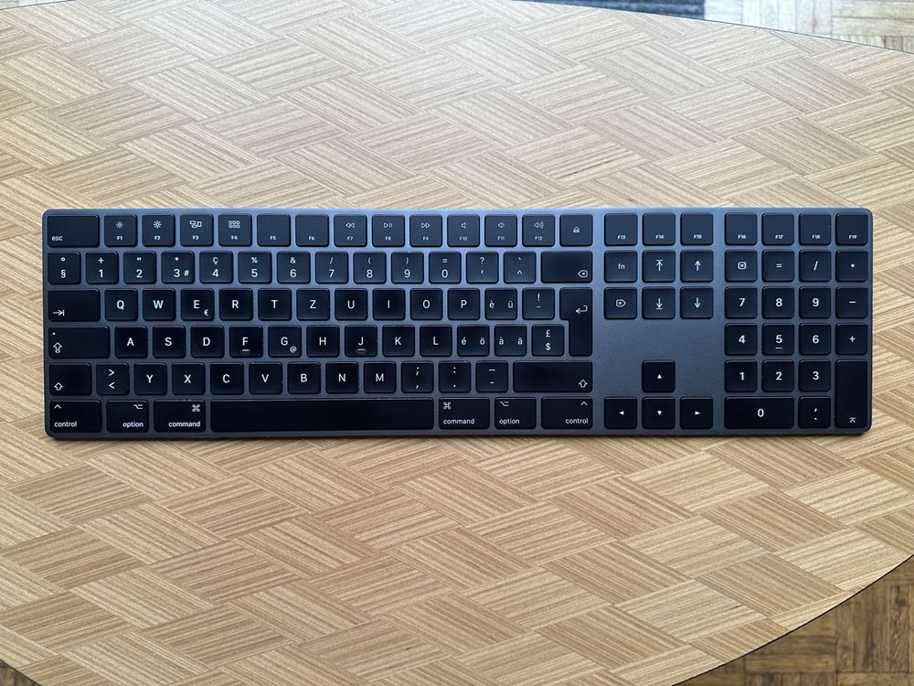 Apple Magic Keyboard - Black (Neu (gemäss Beschreibung)) in Wald ZH für ...