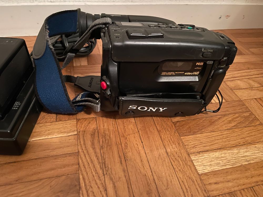 Sony Hi8 Kamera CCD-TR705E Ab 1.- | Kaufen auf Ricardo
