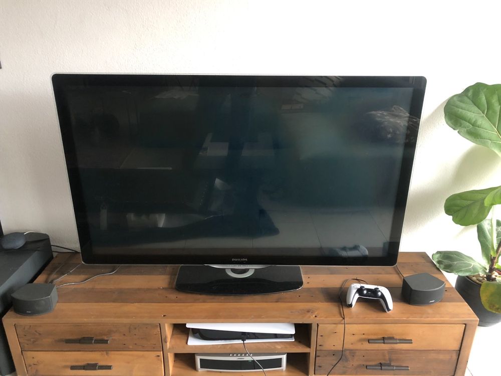 Philips LED Fernseher TV mit Ambilight Spectra 2 52PFL8605K (Gebraucht ...