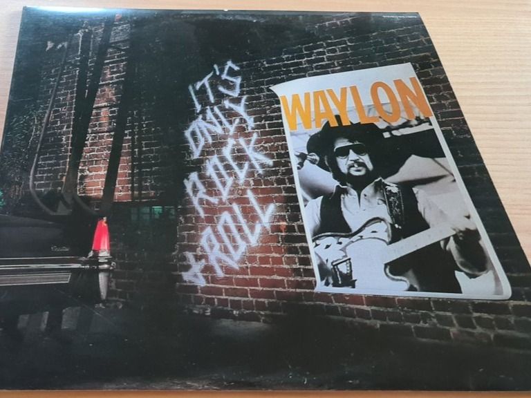 LP Waylon Jennings - It's only Rock + Roll (D'occasion) à Lützelflüh ...