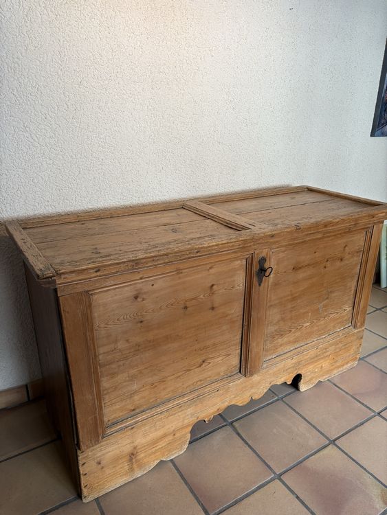 Antike Holztruhe (Gebraucht) in Zürich für CHF 575 – nur Abholung auf Ricardo kaufen