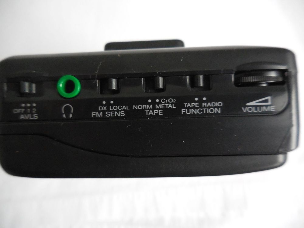 WALKMAN SONY CA. 1990 (Neuf (Voir description)) à pour CHF 45 – avec ...