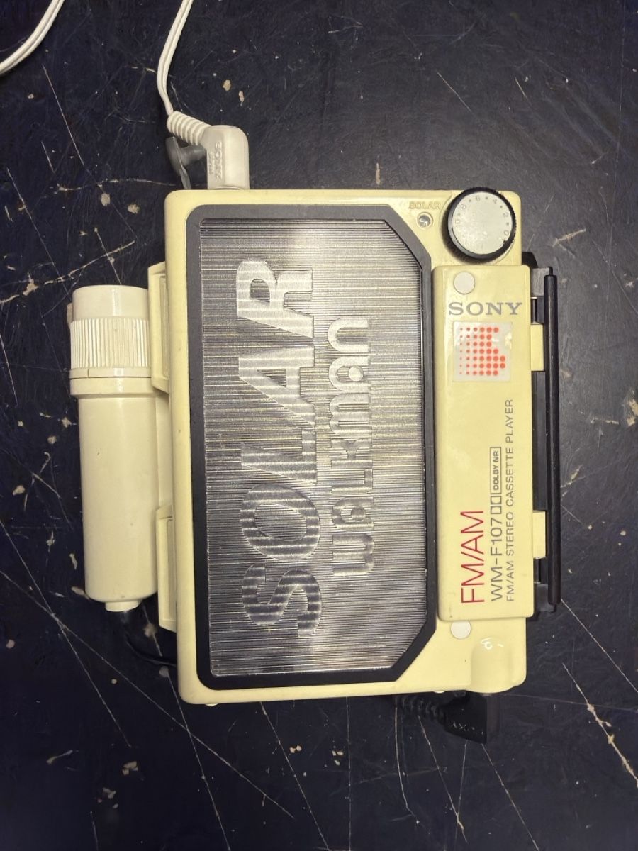 Sony Walkman WM-F107 Solar, Kult, Rarität (Defekt) in Dagmersellen für ...