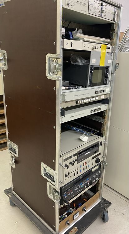 Rack 19-Zoll fahrbar (Gebraucht) in Mettmenstetten für CHF 1 – nur Abholung auf Ricardo kaufen