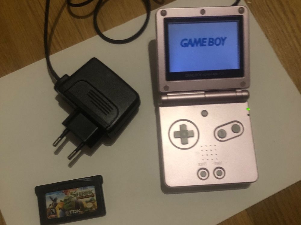 Game Boy Advance SP rosa mit Adapter und Spiel Shrek (Gebraucht) in ...