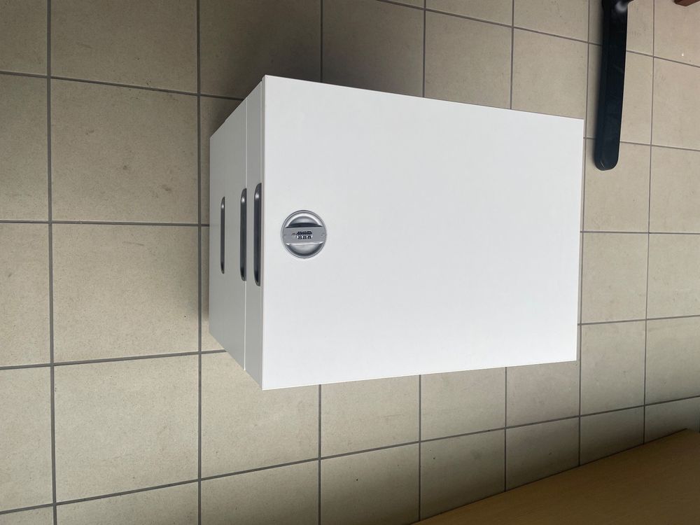 Weisser Rollschrank (Neu (gemäss Beschreibung)) in Hünenberg See für ...